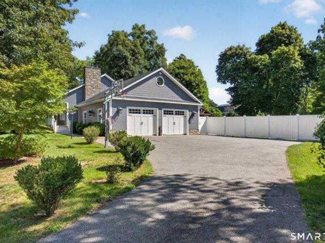 house with 4 bedroom, Groton CT ES105494557