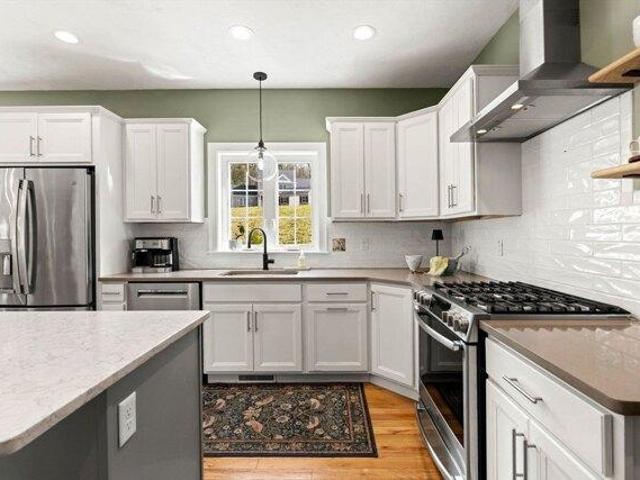 house with 4 bedroom, Groton MA ES103443567