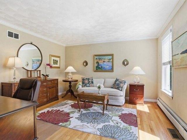 house with 4 bedroom, Groton MA ES103889572