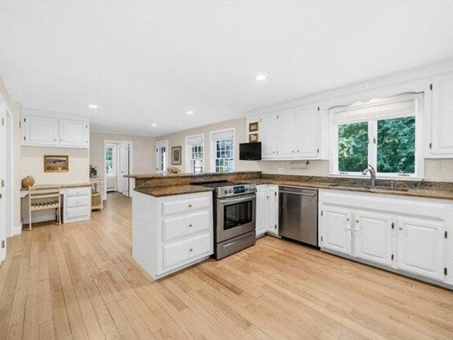 house with 4 bedroom, Groton MA ES103970044