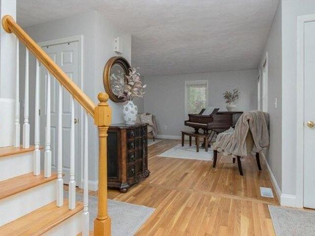house with 4 bedroom, Groton MA ES103073142