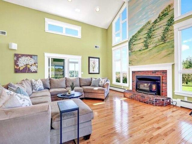 house with 4 bedroom, Groton MA ES105562129