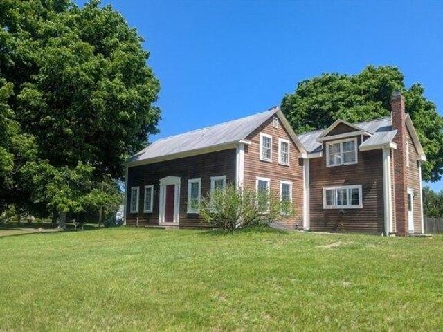 house with 4 bedroom, Groveland MA DLS102922145