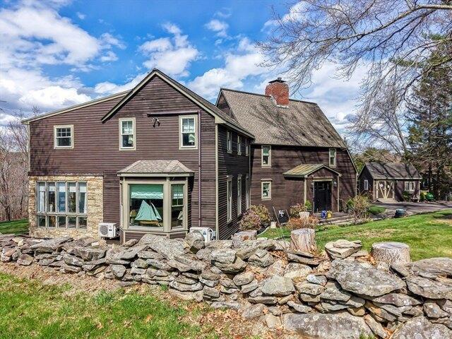 house with 4 bedroom, Groveland MA DLS103018131