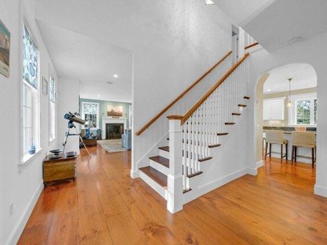house with 4 bedroom, Groveland MA ES103035822
