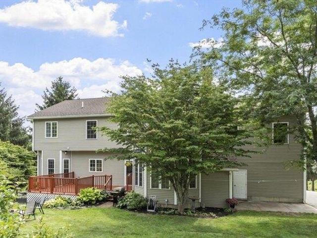 house with 4 bedroom, Groveland MA ES105061524