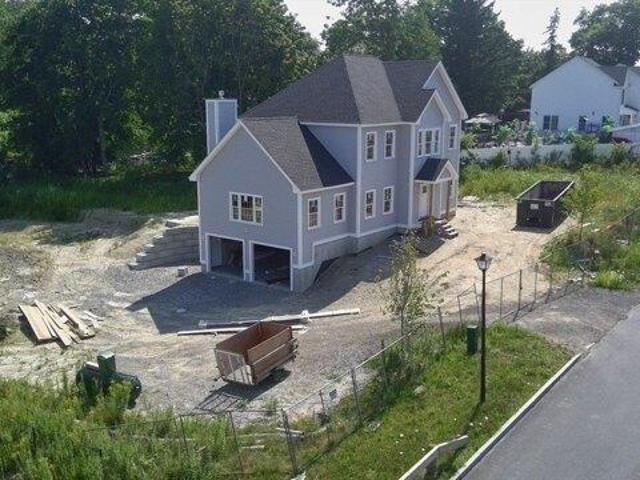 house with 4 bedroom, Groveland MA ES105081616