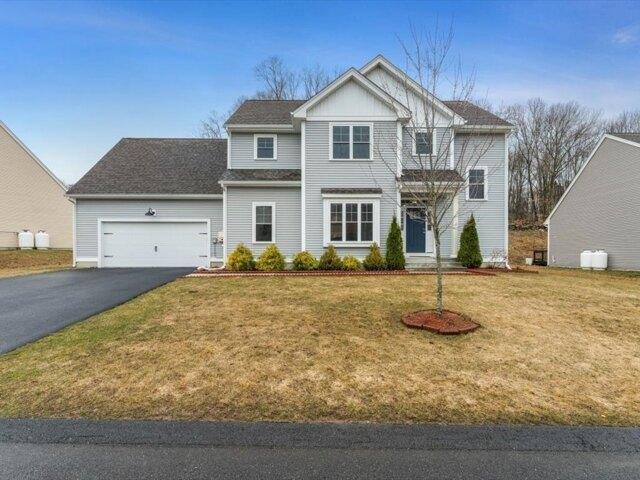 house with 4 bedroom, Grafton MA DLS102959557