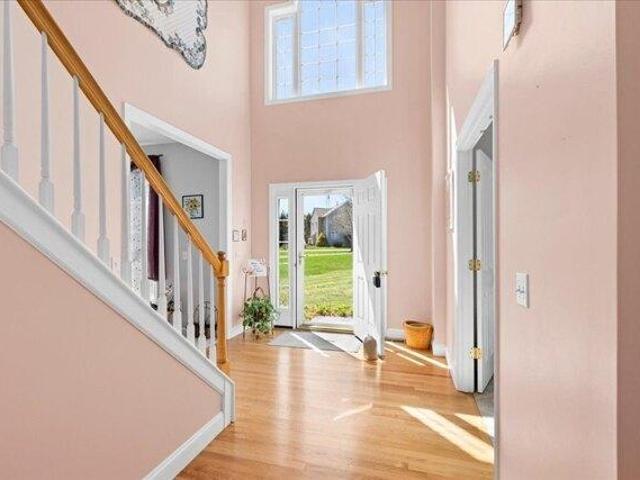 house with 4 bedroom, Grafton MA ES104076388