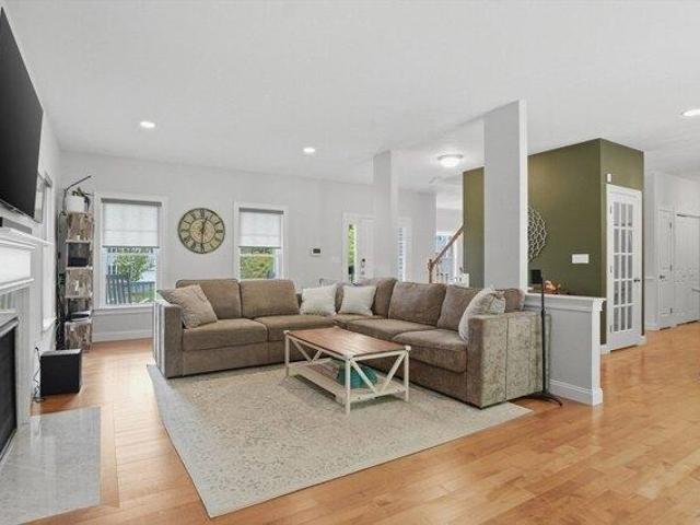 house with 4 bedroom, Grafton MA ES104152007