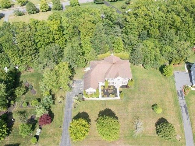 house with 4 bedroom, Grafton MA ES104832925