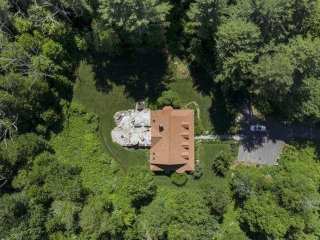 house with 4 bedroom, Grafton MA ES104833665