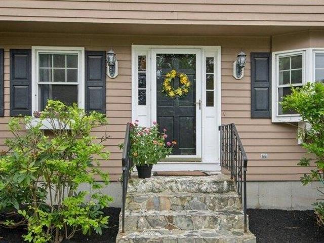 house with 4 bedroom, Grafton MA ES104903385