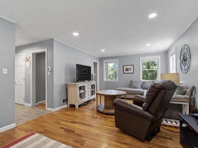 house with 4 bedroom, Grafton MA ES104920269
