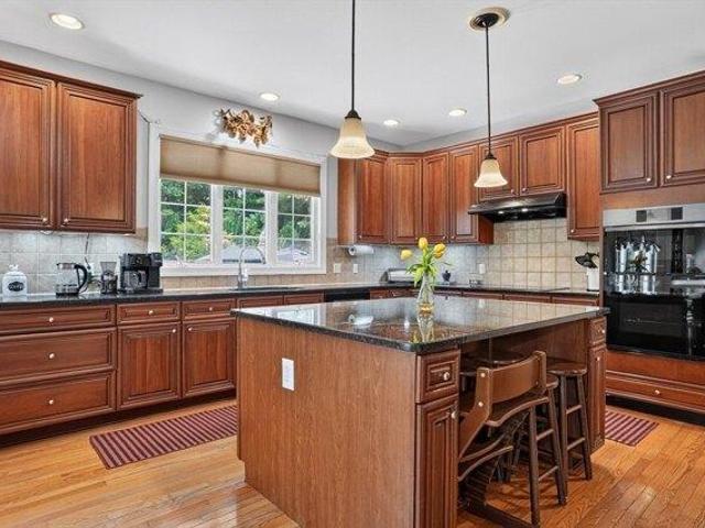 house with 4 bedroom, Grafton MA ES105079830