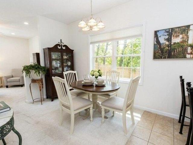 house with 4 bedroom, Grafton MA ES102922902