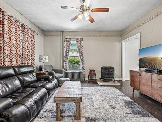 house with 4 bedroom, Grafton MA ES102961687