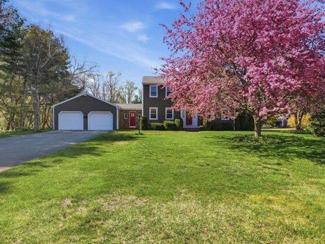 house with 4 bedroom, Grafton MA ES103497117