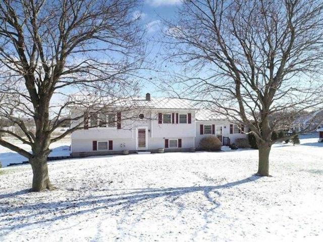 house with 4 bedroom, Grand Isle VT DLS102156410