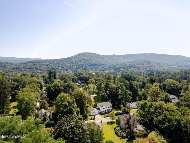 house with 4 bedroom, Great Barrington MA DLS102859665
