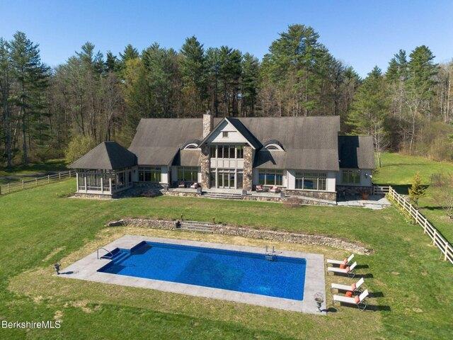 house with 4 bedroom, Great Barrington MA DS104045024