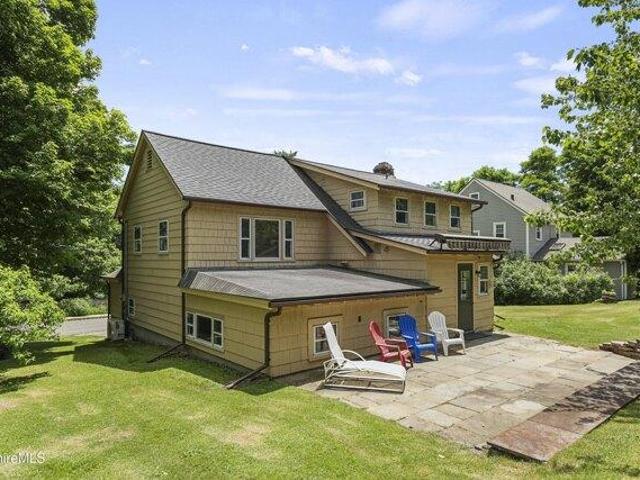 house with 4 bedroom, Great Barrington MA ES104044797