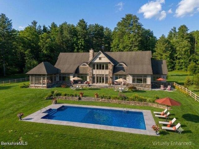 house with 4 bedroom, Great Barrington MA ES105107247