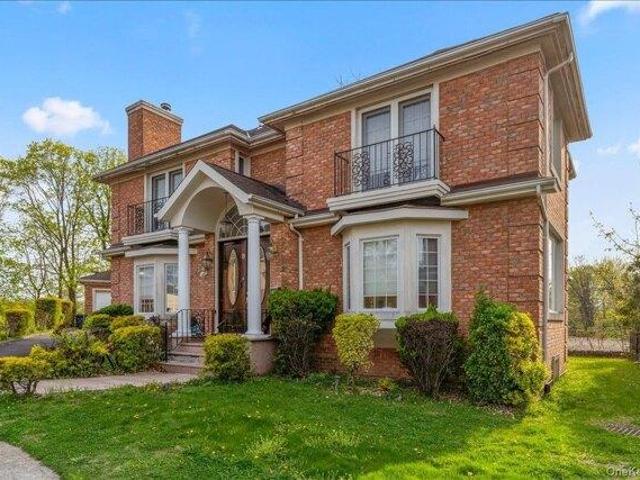 house with 4 bedroom, Great Neck NY DLS101747625