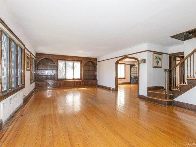 house with 4 bedroom, Great Neck NY DLS101781102