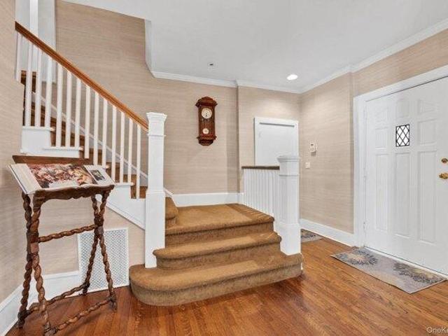 house with 4 bedroom, Great Neck NY DLS101800859