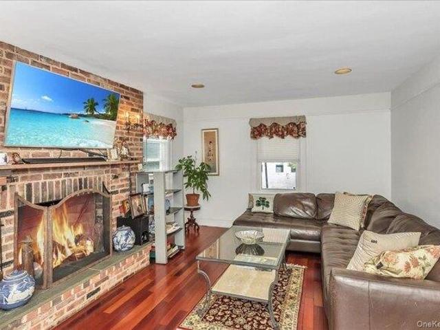 house with 4 bedroom, Great Neck NY DS102565772