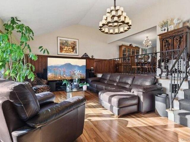 house with 4 bedroom, Great Neck NY ES104921901