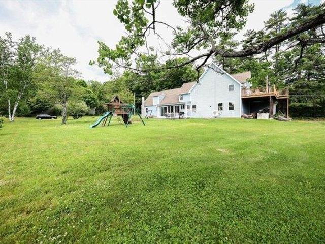 house with 4 bedroom, Greenfield MA ES104192747