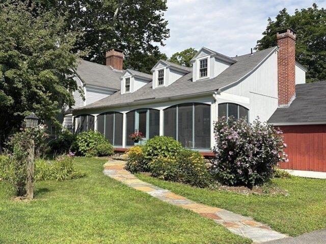 house with 4 bedroom, Greenfield MA ES104921592
