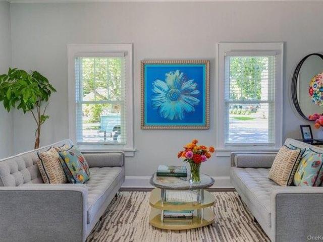 house with 4 bedroom, Greenport NY ES103602795
