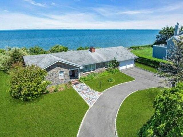 house with 4 bedroom, Greenport NY ES103604428