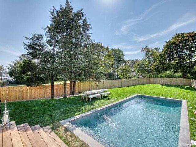 house with 4 bedroom, Greenport NY ES103604825