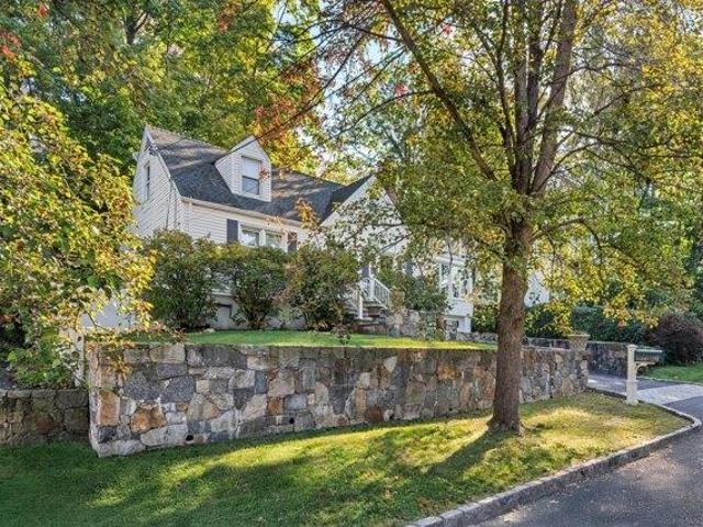 house with 4 bedroom, Greenwich CT DS102762572