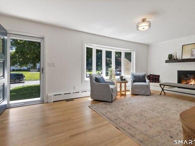 house with 4 bedroom, Greenwich CT ES104405826