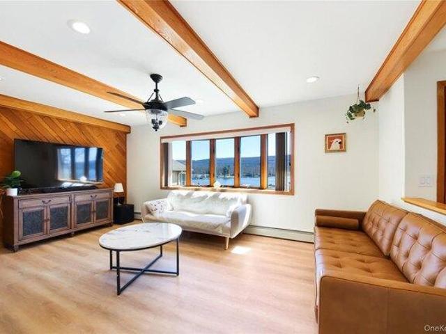 house with 4 bedroom, Greenwood Lake NY DLS102561158