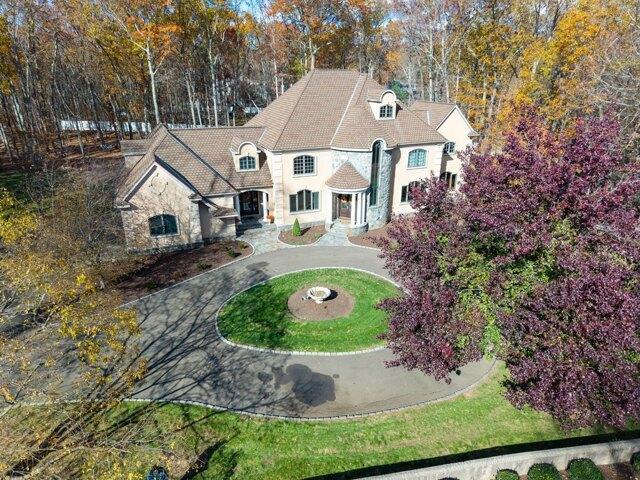house with 4 bedroom, Guilford CT DLS102479433
