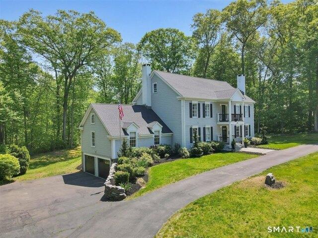 house with 4 bedroom, Guilford CT DLS102565472