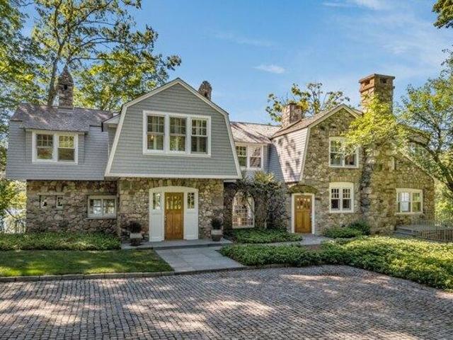 house with 4 bedroom, Guilford CT DLS102063268