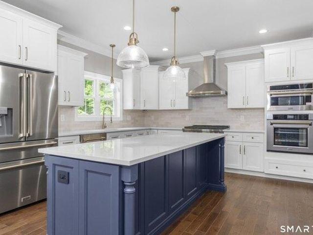 house with 4 bedroom, Guilford CT DLS103098059