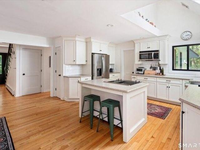 house with 4 bedroom, Guilford CT ES105157090