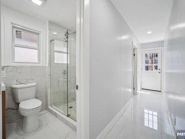 house with 4 bedroom, Guttenberg NJ ES105160592