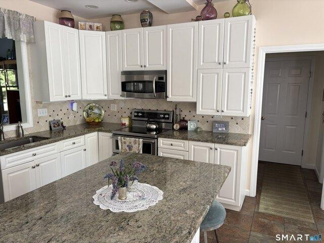 house with 4 bedroom, Hamden CT DLS102530421