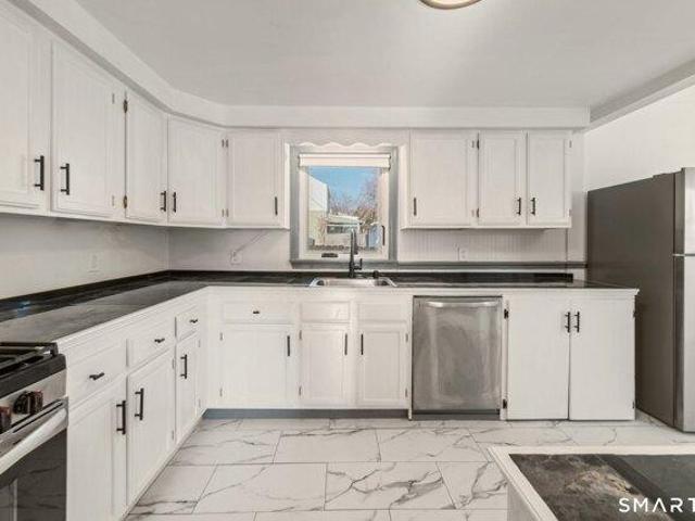 house with 4 bedroom, Hamden CT DS101780878