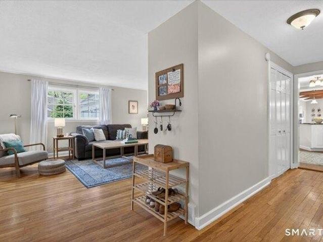 house with 4 bedroom, Hamden CT ES103125725