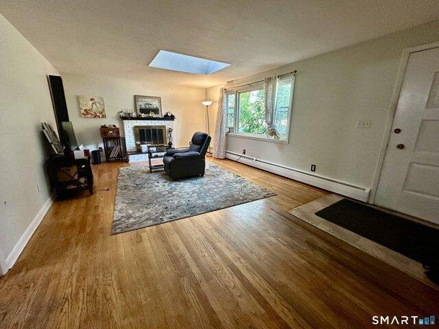 house with 4 bedroom, Hamden CT ES104807812